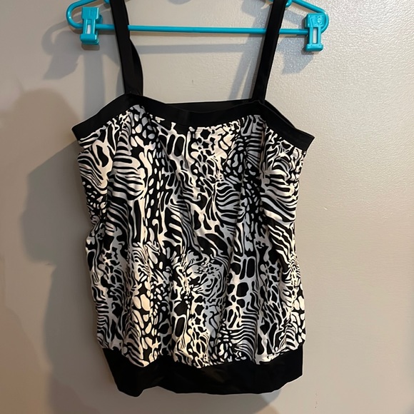 Merona | Swim | Merona Plus Size 24 Swim Tankini Top Used White Black ...